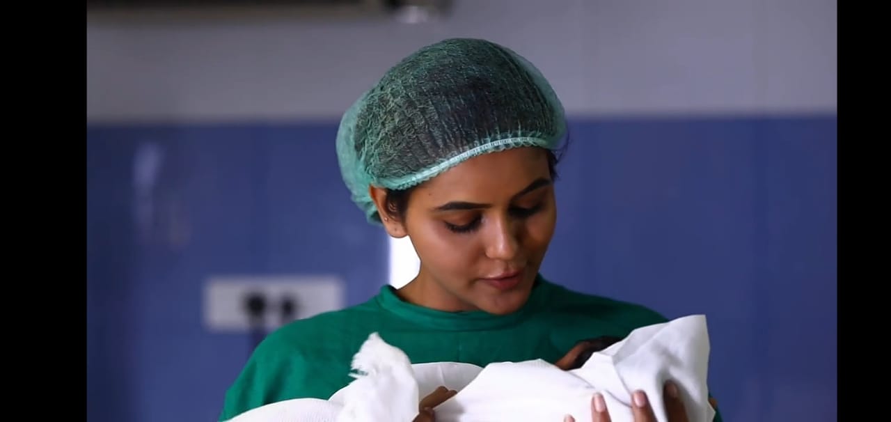 Swetha keeps Vennila boy baby as her baby: Yaaradi Nee Mohini - JustShowBiz