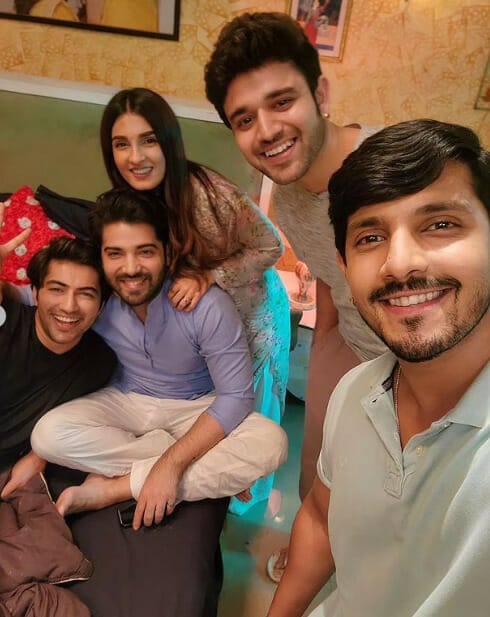 Pandya Store cast bidding adieu to the show in style - JustShowBiz