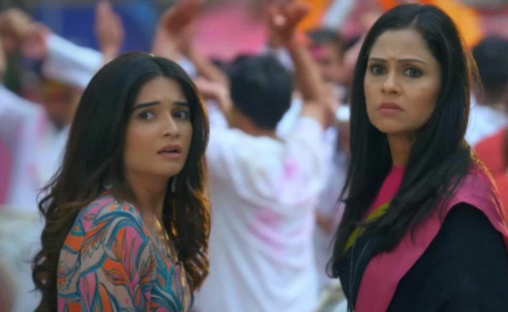 GHKKPM: Savi sacrifice life for Isha, falls in Ishaan's arms - JustShowBiz