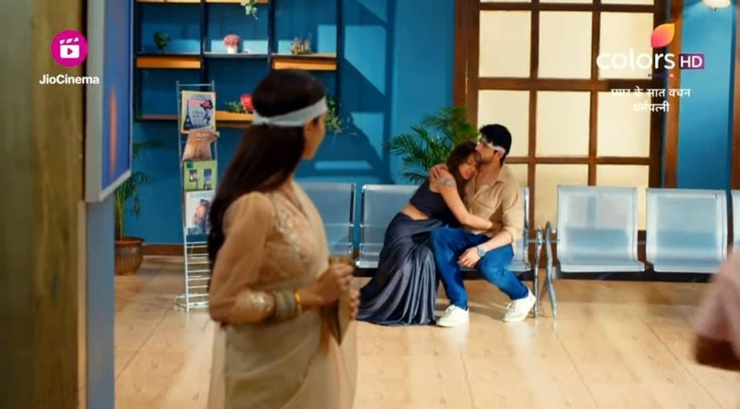 Dharam Patni: Ravi tries to console Kavya which makes Pratiksha jealous ...