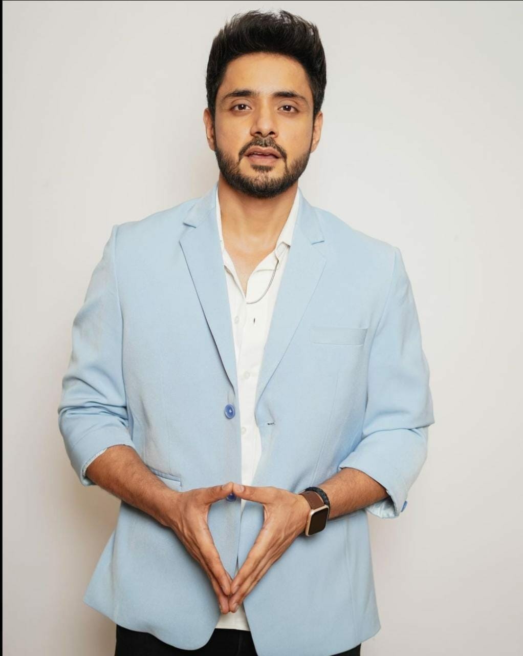 Actor Adnan Khan wins big at Inspiring Leader’s Awards; Lifts the ...
