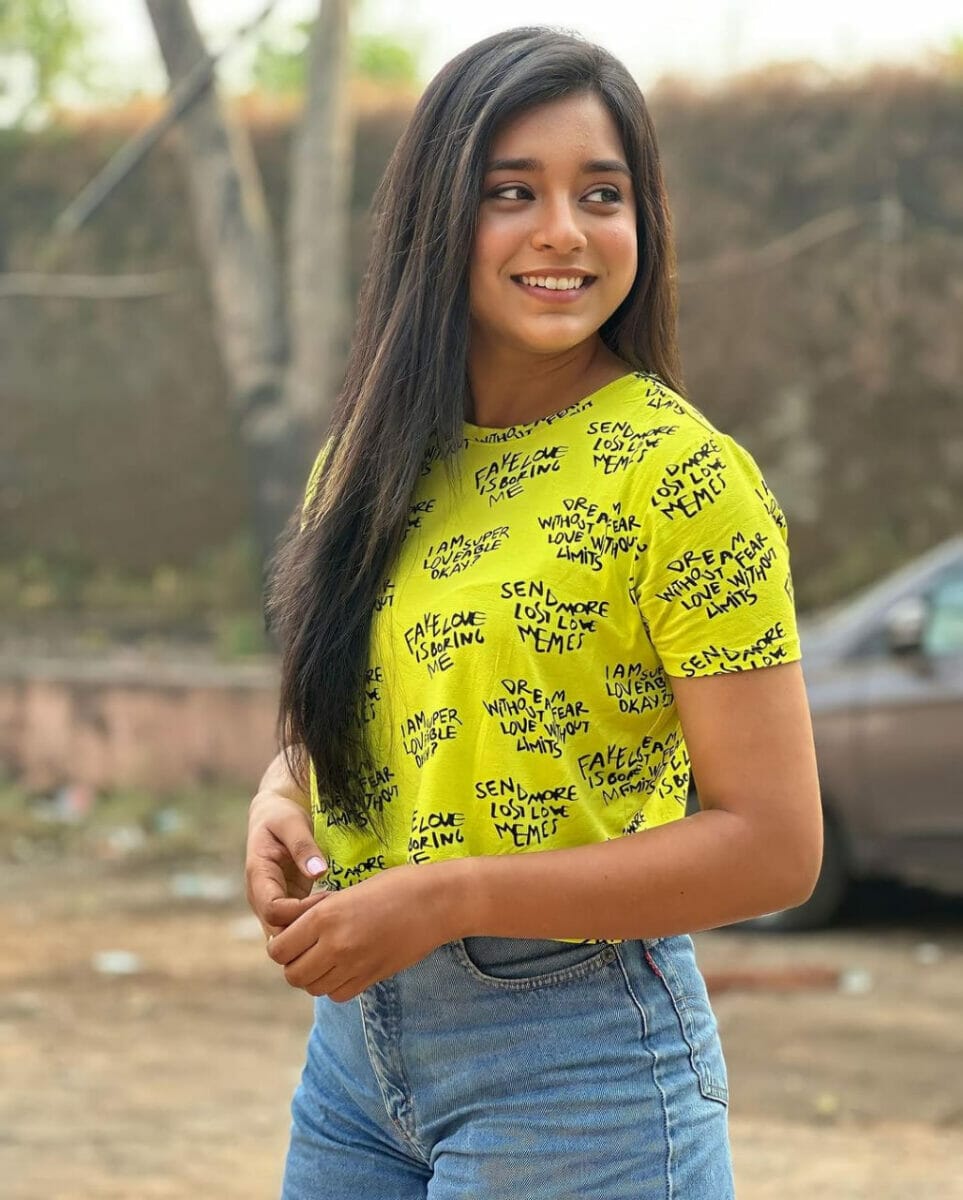 Mishkat Verma turns photographer for his Kavya co-star Sumbul Touqeer ...