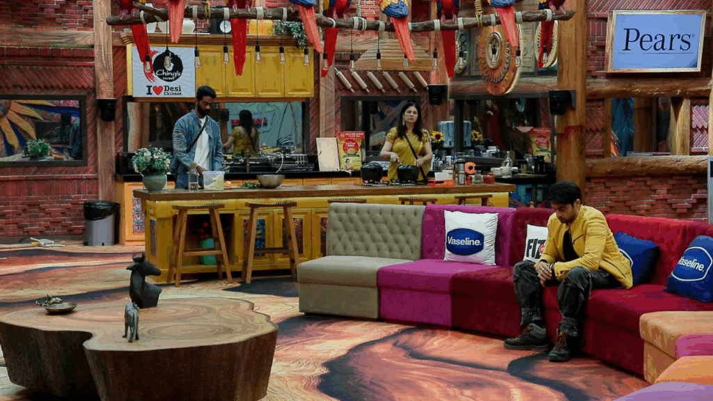 Bigg Boss 19: Kunikaa Sadanand snaps at Malti Chahar for taking food ...